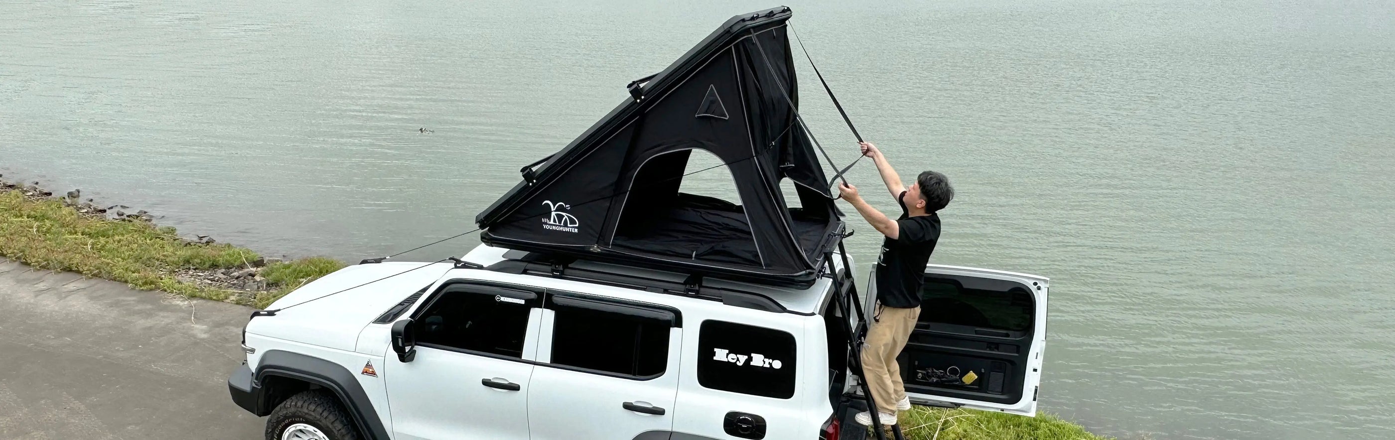 Quick Setup 4x4 Rooftop Tent: The Ultimate Camping Solution - – Younghunter